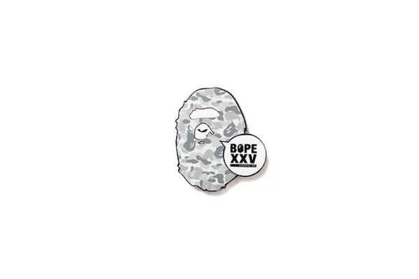 A BATHING APE Store Harajuku Xxv Ape Head Pintrill Pins - White