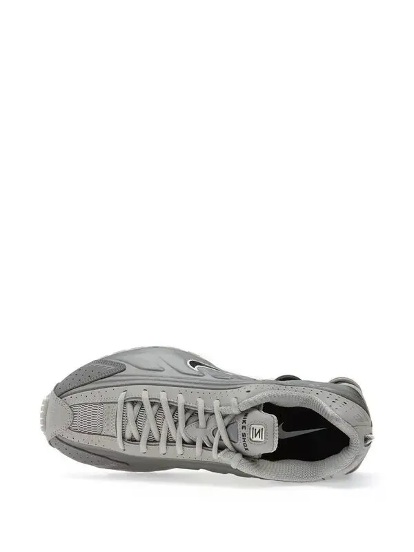 Nike Shox R4 Sneakers - Grey