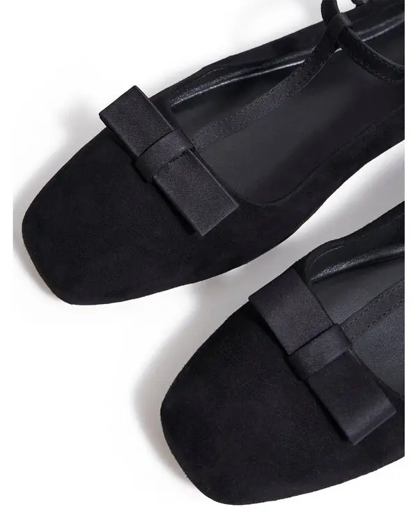 HOBBS LONDON Ottilie T-strap Flats