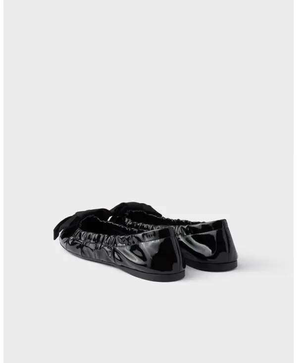 Prada Patent Leather Ballerinas With Bow Detailing - Black