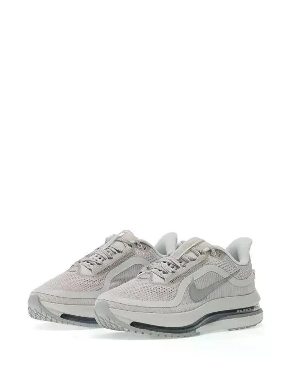 Nike Pegasus Premium Sneakers