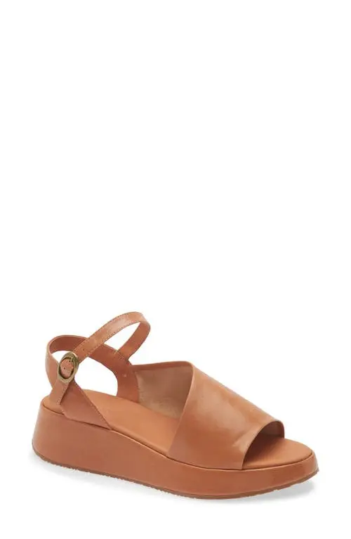CHOCOLAT BLU Etta Platform Wedge Sandal - Camel Leather