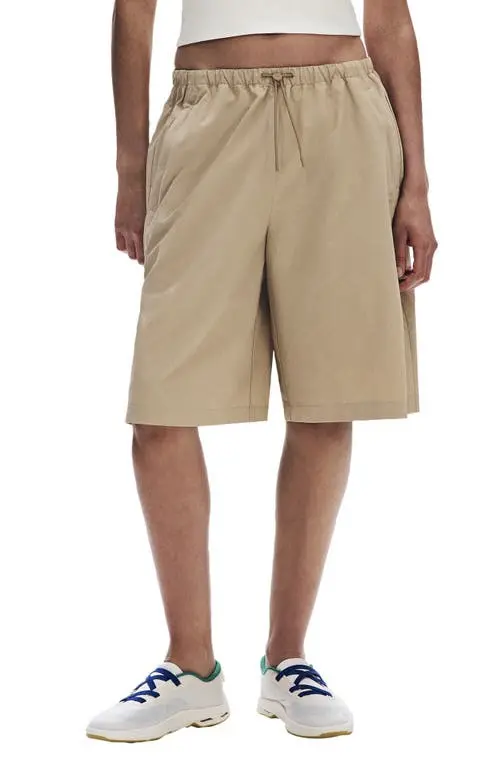 On X Zendaya Bermuda Shorts - Kasha