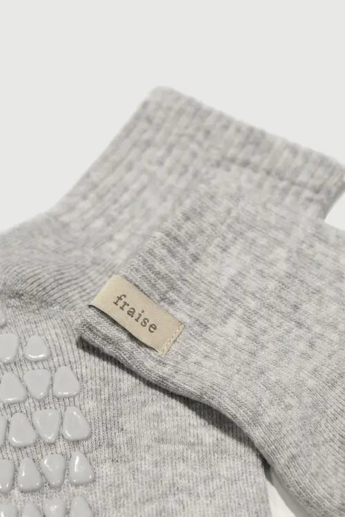 FRAISE Quarter Crew Grip Socks - Heather Grey