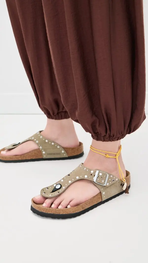 BIRKENSTOCK Gizeh Rivet Sandals - Taupe