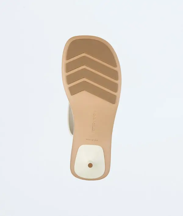 Bottega Veneta Sampieri Thong - Alabaster
