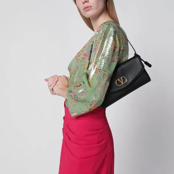 Valentino Garavani Vlogo Leather Clutch Shoulder Bag - Black