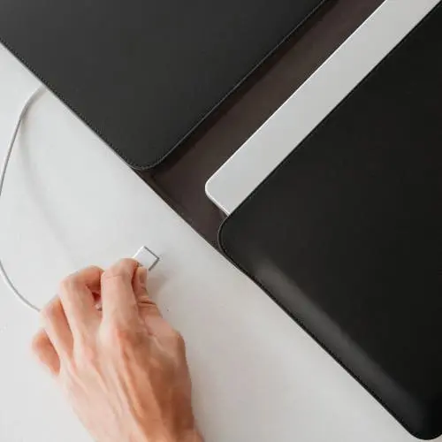 ORBITKEY Hybrid Laptop Sleeve 16