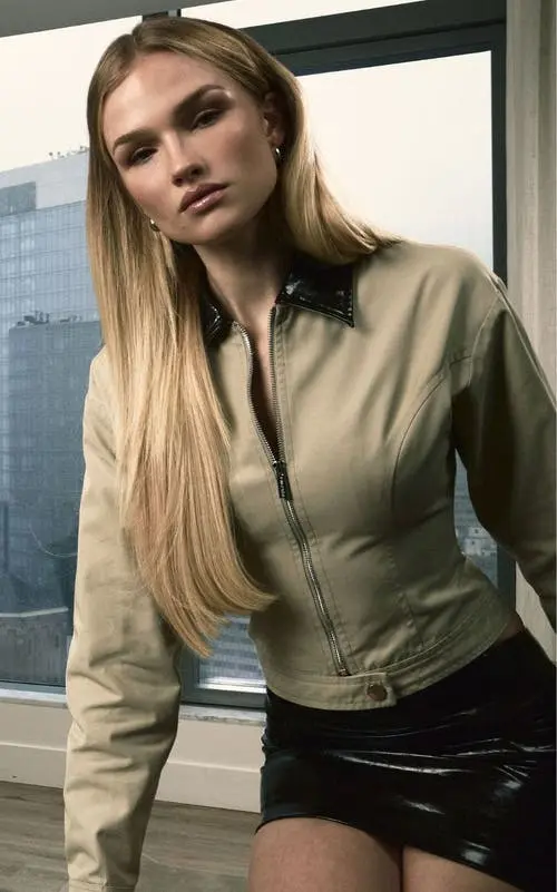 MISS CIRCLE NEW YORK Vinette Cotton Gabardine Cropped Zip Jacket - Beige