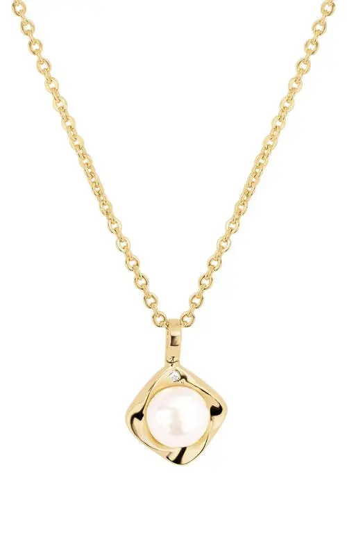 ATHRA LUXE Modern Muse Faux Pearl Pendant Necklace - Gold