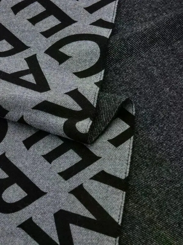 FERRAGAMO Reversible Logo Scarf - Grey