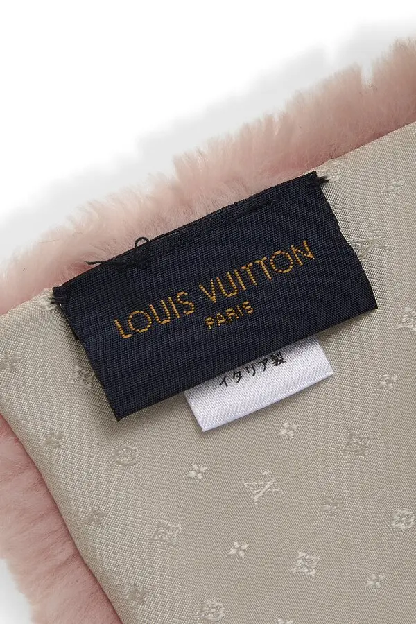 LOUIS VUITTON Fur Muffler