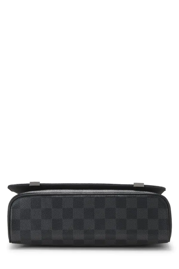 LOUIS VUITTON Damier Graphite District Nm