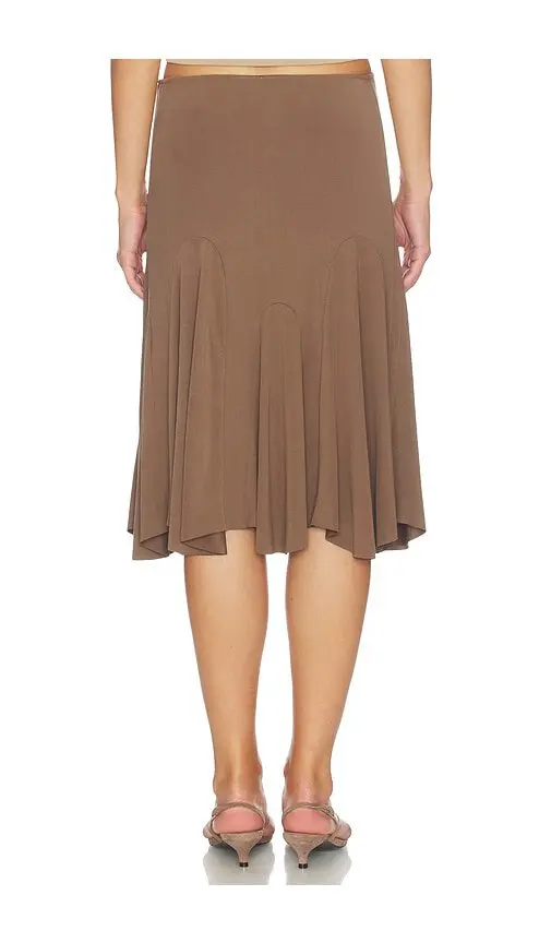 With Jéan Rue Skirt In Chocolate