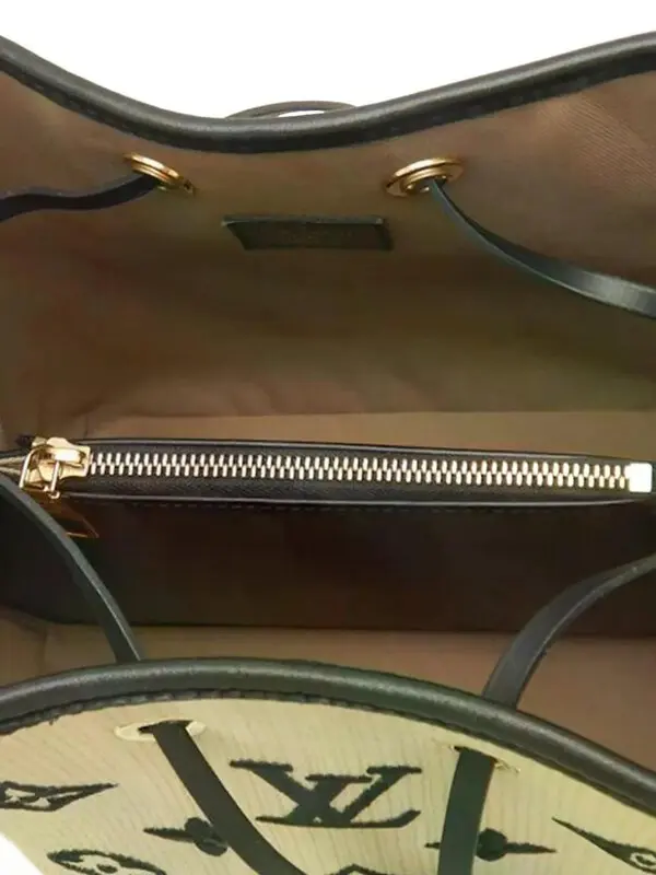 LOUIS VUITTON Monogram The Pool Neonoe Mm Bucket Bag