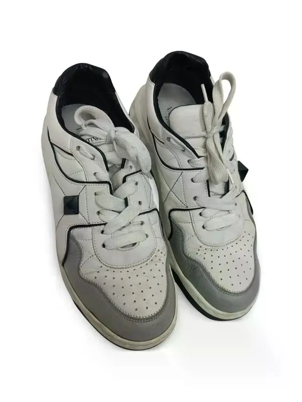Valentino Garavani One Stud Low-top Sneakers - White