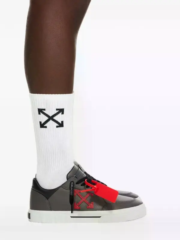 Off-White Vulcanized Low Arrow Sneakers - Grey
