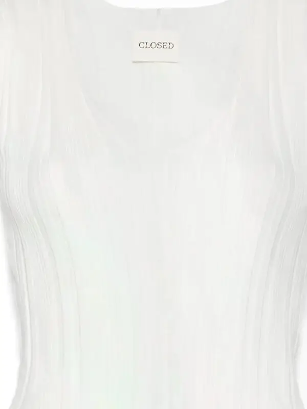 Closed Ribbed-knit V-neck Sweater - White