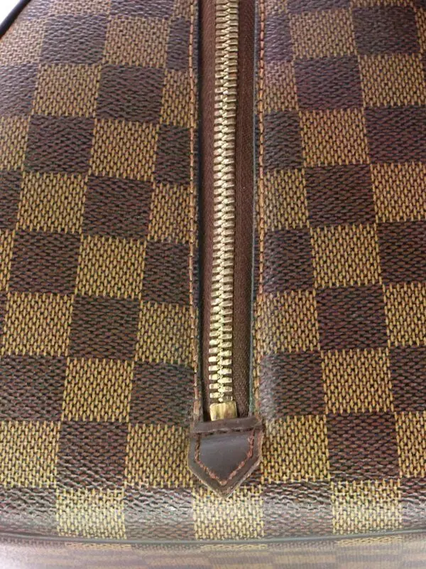 LOUIS VUITTON Damier Mm Handbag