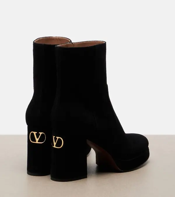 Valentino Garavani Fawcette Vlogo Suede Ankle Boots - Black