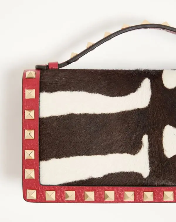 Valentino Garavani Rockstud Wallet With Chain In Pony-effect Calfskin - White/brown/red