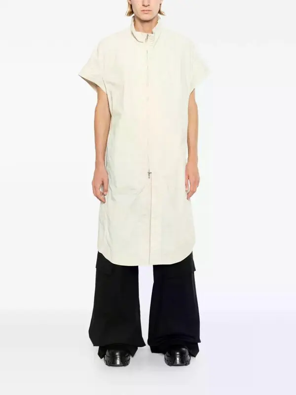 JULIUS Creased Short-sleeve Coat - Neutrals
