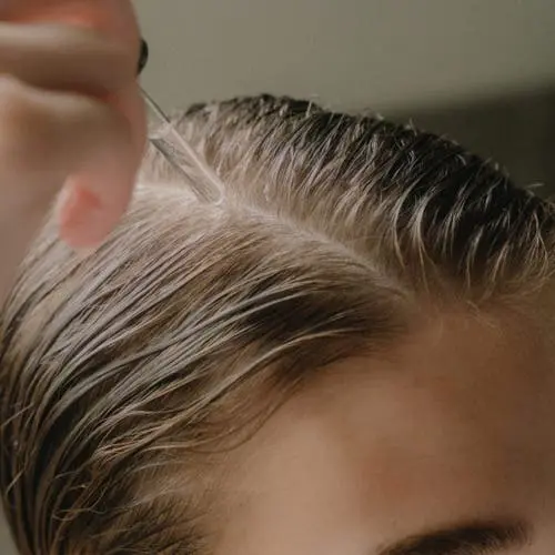 UNDER YOUR SKIN Soothing Scalp Treatment Drops
