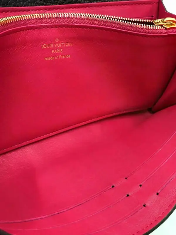 LOUIS VUITTON 2016 Taurillon Capucines Wallet Long Wallets