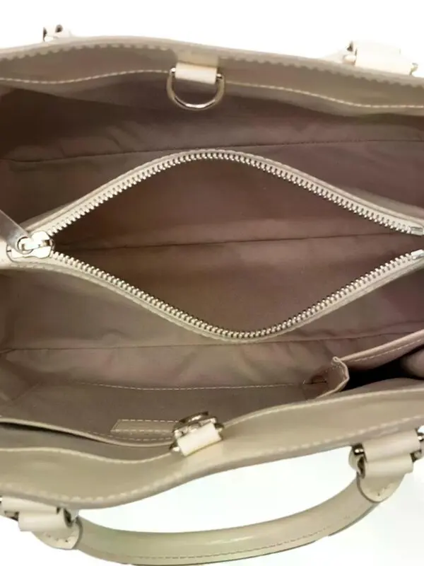 LOUIS VUITTON 2005-2010 Epi Passy Pm Handbag - White
