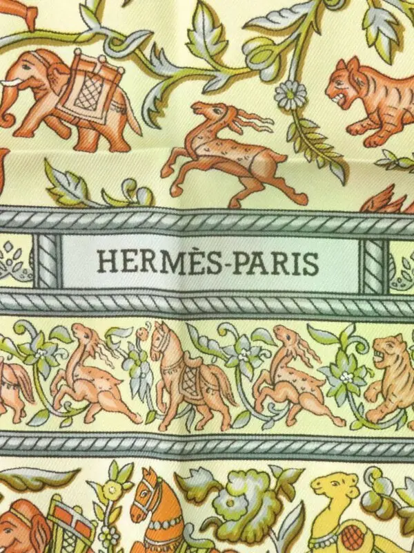 Hermès 2010-2026 Chasse En Inde Silk Scarf 90 Scarves - Yellow