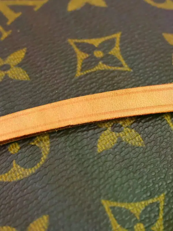 LOUIS VUITTON 2002 Pochette Accessoires Monogram - Brown