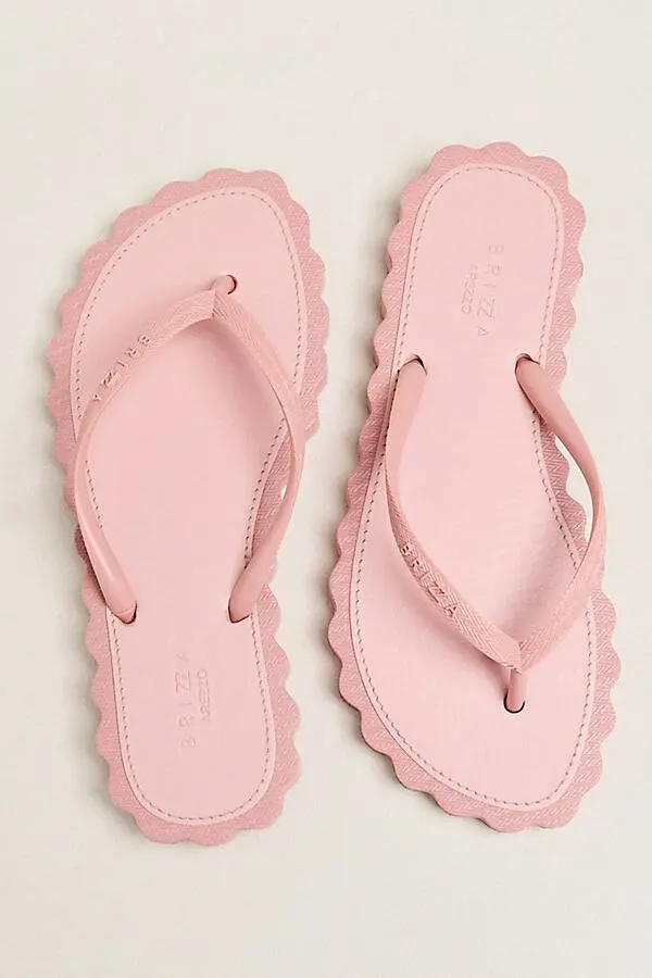 BRIZZA AREZZO Scalloped Flip-flop Sandals - Blush