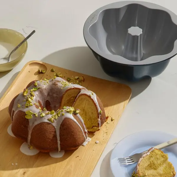 CARAWAY Ceramic Nonstick Fluted Cake Pan - Gray