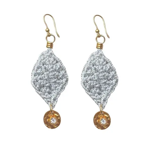 HILO DE MAR Leaf Earrings With Charms - Silver
