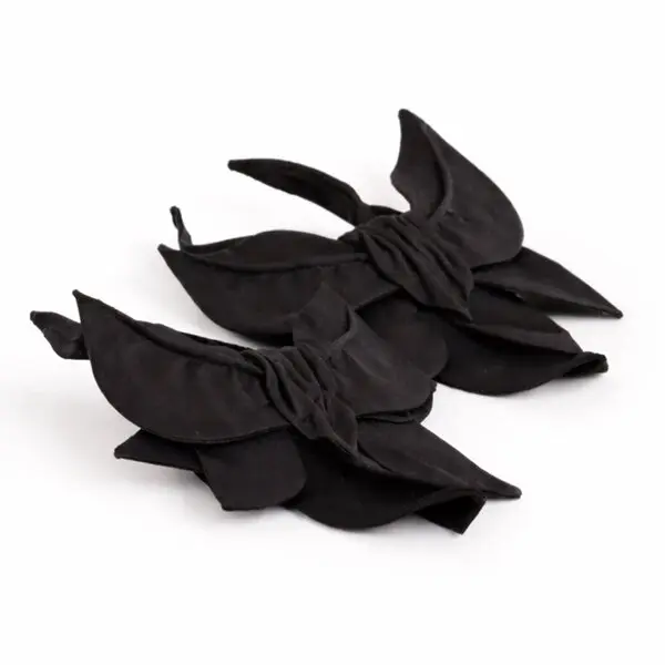 JULIA ALLERT Petal Sculpture Shoe Clips - Black
