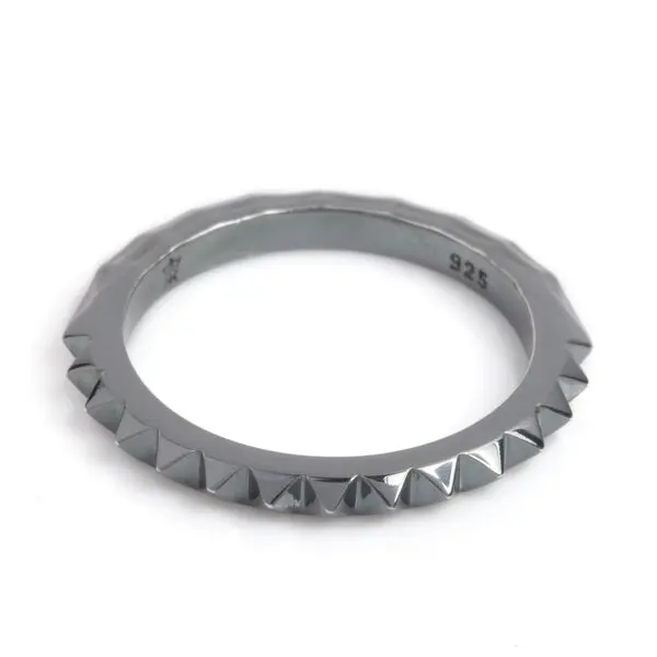 KASUN LONDON Pyramid Studded Sterling Ring - Black