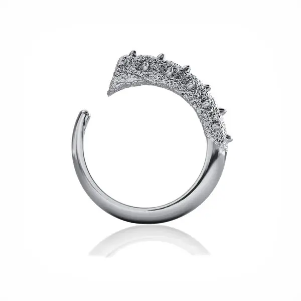 LINDA FIORE Horn Sterling Ring - Silver