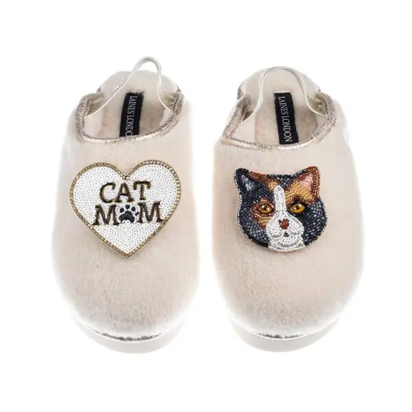 LAINES LONDON Flatform Cloud Slippers With Brooches - Gold/white