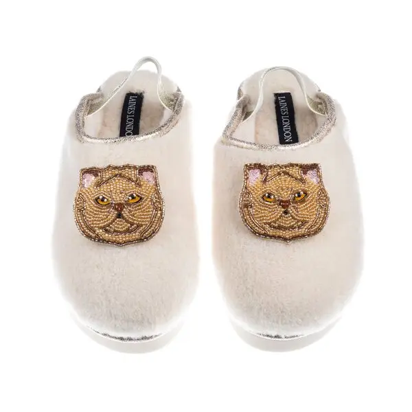 LAINES LONDON Flatform Cloud Slippers With Cat Brooches - Gold/white