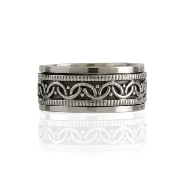 CHARLOTTE'S WEB JEWELLERY Celtic Bravery Spinning Ring - Silver