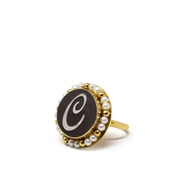 VINTOUCH ITALY Initial Cameo Ring With Pearls - Gold/black