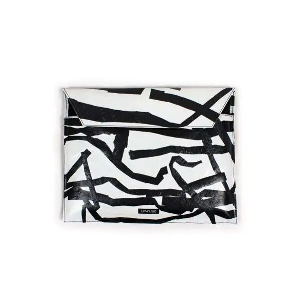 UP-FUSE Black / White Folder Laptop Sleeve White Confetti - Black/white