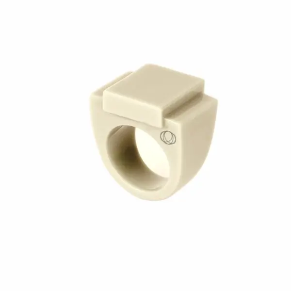 THE ROSE Urbone Sculptural Ring - Black/red