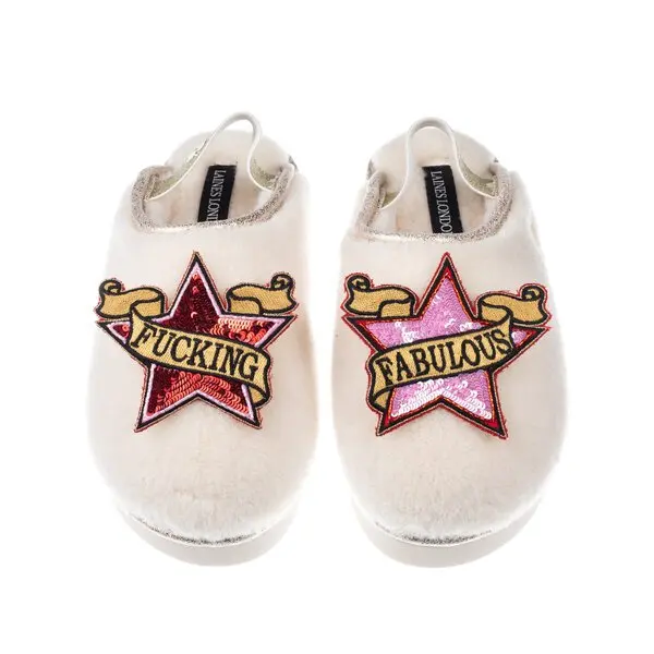 LAINES LONDON Flatform Cloud Slippers With Brooches - White