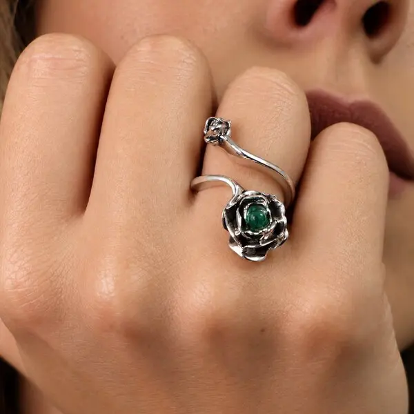 UNALOE Silver Ring With Natural Emerald - Silver/green