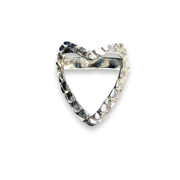 AKI ROC JEWELRY Free Love Heart Shaped Ring - Silver