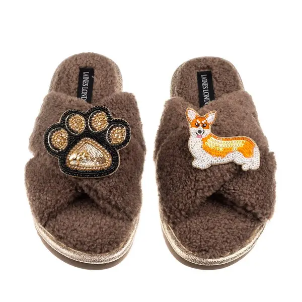 LAINES LONDON Boucle Slippers With Brooches - Brown