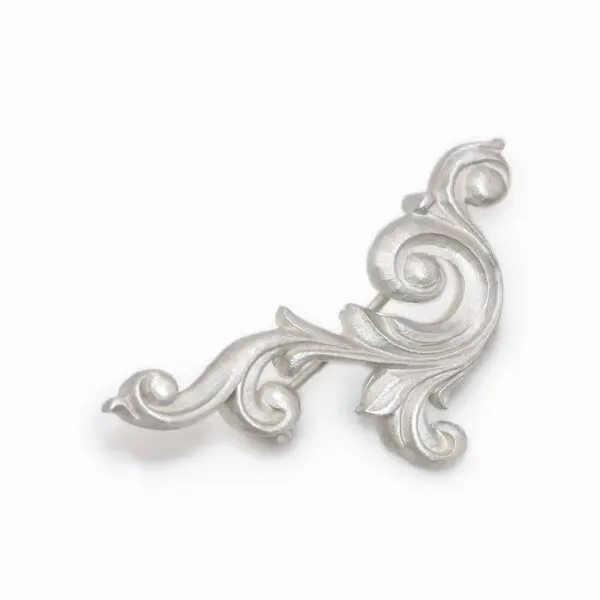 GABRIELLA ALICIA Acanthus Scroll Brooch - Silver