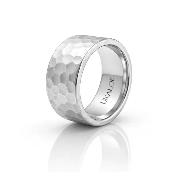 UNALOE Francesina Wide Band Hammered Ring - Silver