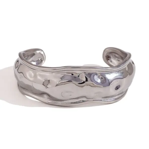 OLIVIA LE Jordana Hammered Cuff Bracelet - Silver